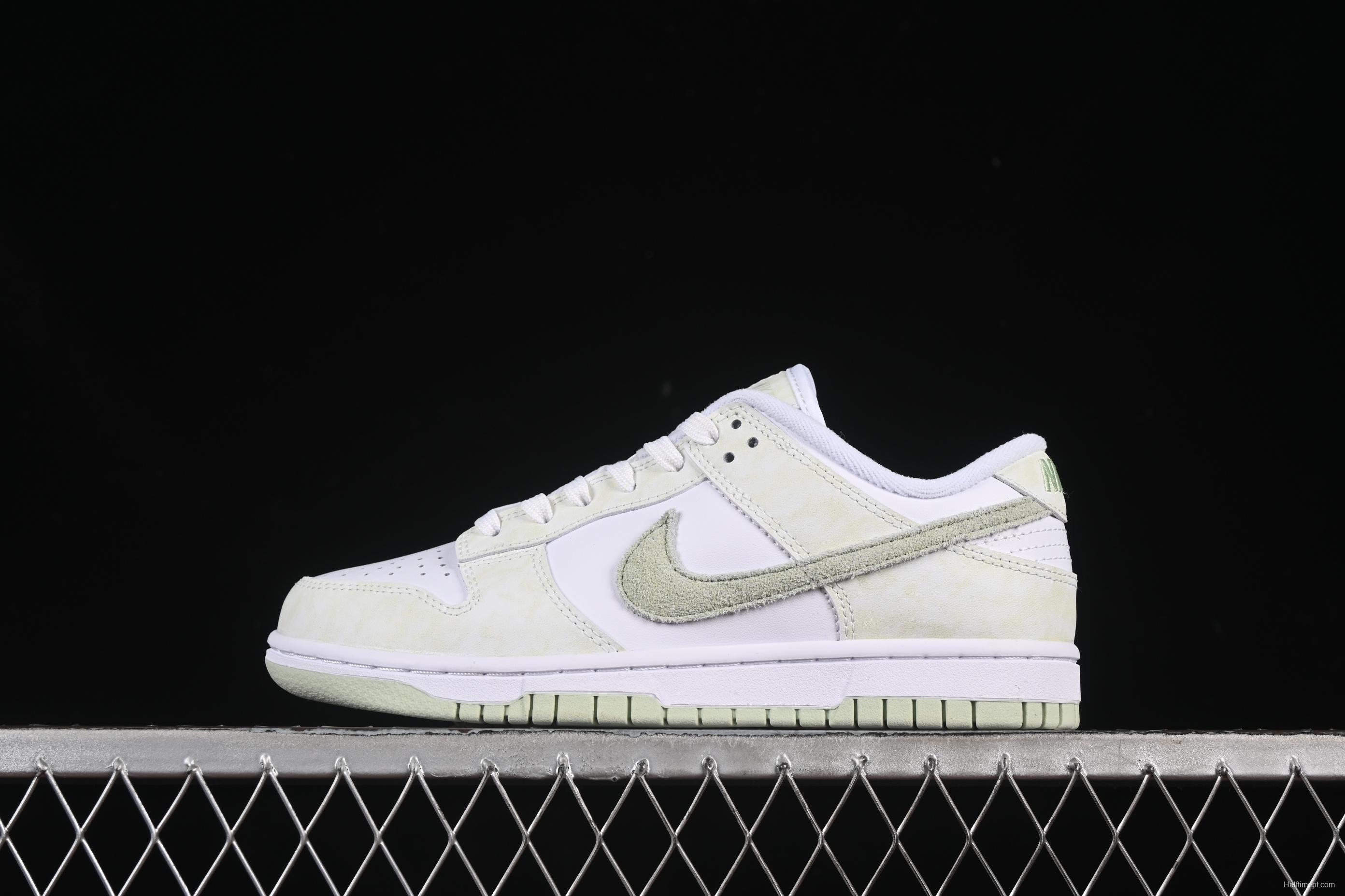 Nike Dunk Low Retro Casual Sneakers in Matcha Green - IB4647-131 - Halftime