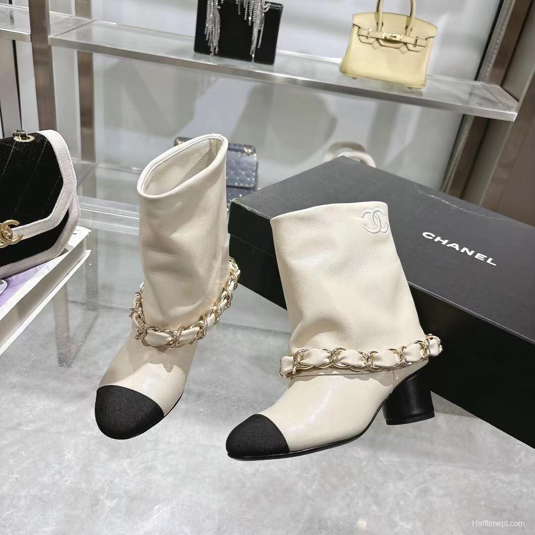 Chanel 2025 SS Runway Turn-Cuff Large Chain Block Heel Boots - LY00410 ...